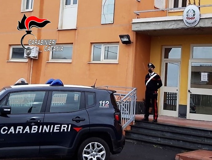 Adrano. Ostacola l’operato dei soccorritori e dei Carabinieri ...